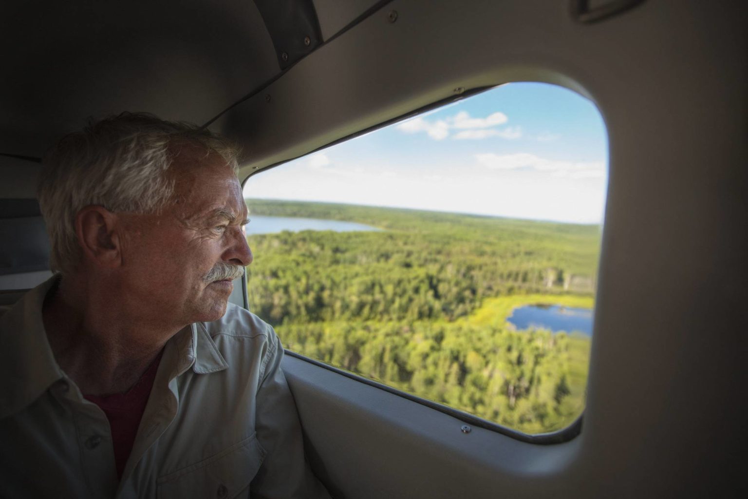 Airport Shuttles - Lake Louise - Banff National Park